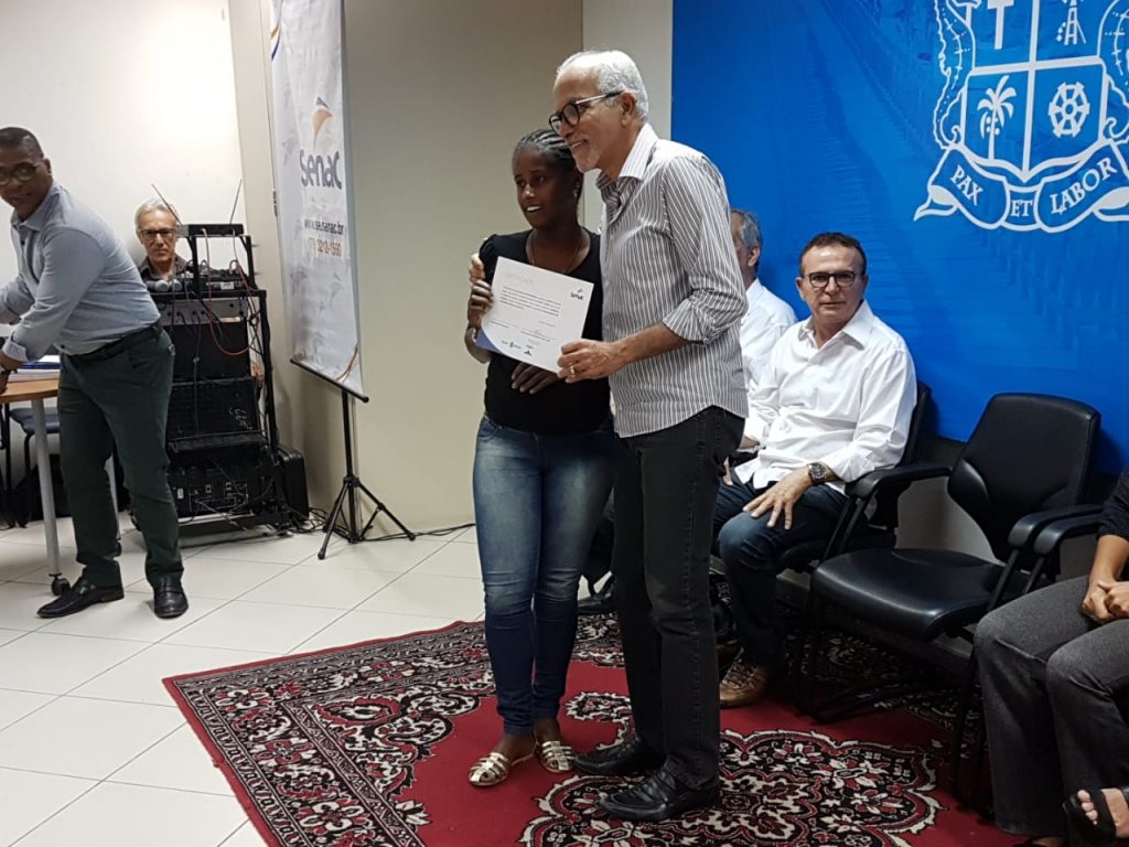 Senac e Prefeitura de Aracaju entregam certificados para mais de 100 alunos - Senac Sergipe