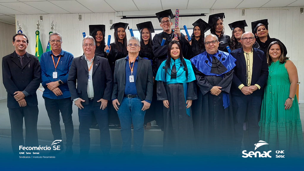 Formandos da turma “Marco Gonçalves” do curso Técnico em Administração ...